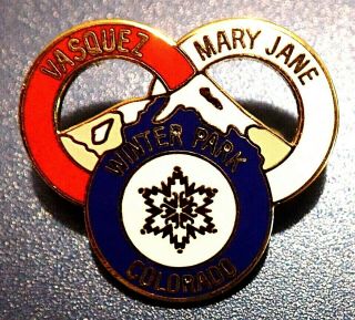 RARE VINTAGE WORLD CHAMPIONSHIPS SNOW SKI RESORT LODGE Lapel Pin BADGE ...